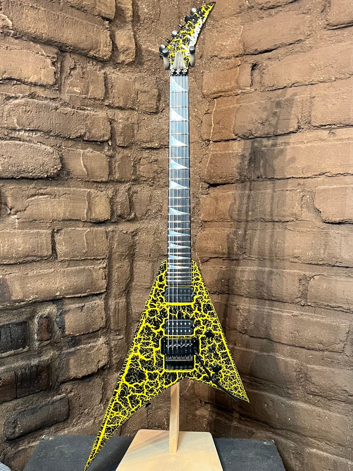 Jackson Custom Shop Randy Rhoads RR24 Black Yellow Crackle (New)| Black ...