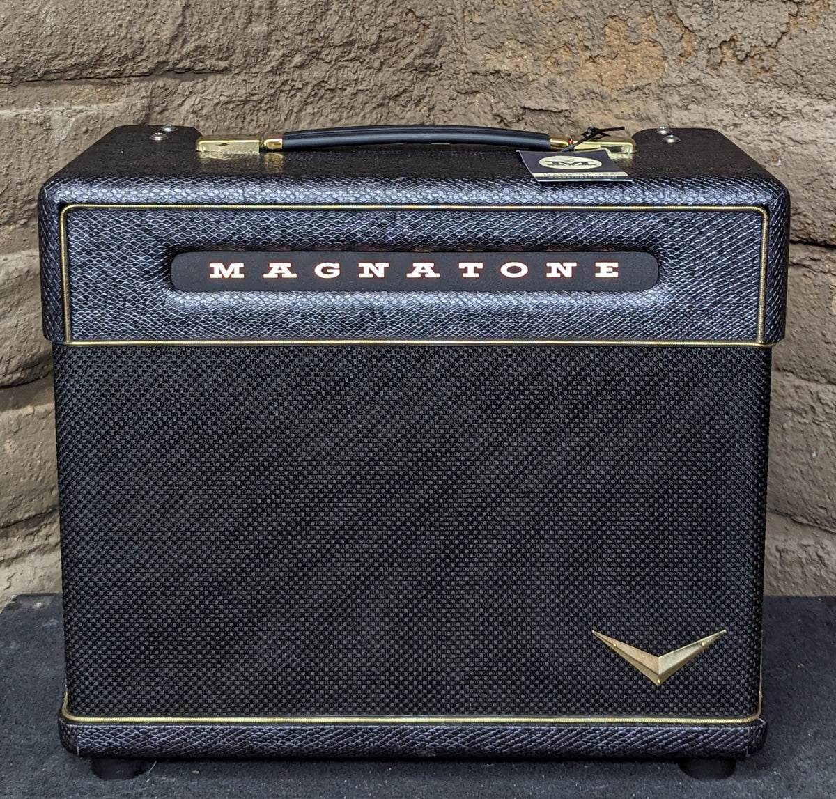 Magnatone Baby M-80 12-watt 1 x 10-inch Tube Combo Amplifier - Purple ...